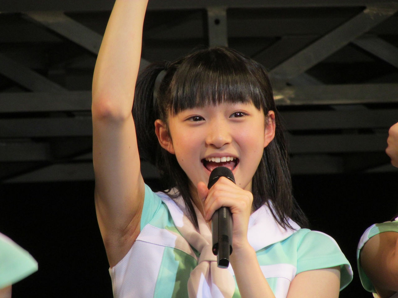 三度の飯よりワキが好き JuiceJuice 宮本佳林 顔はまだ幼いのに腋は一丁前な女になっている